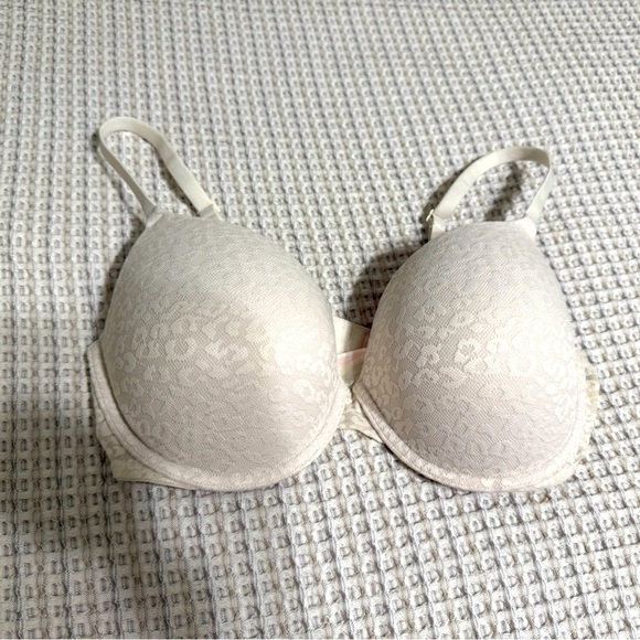 PINK Victoria's Secret | Intimates & Sleepwear | Vs Pink Bra Size 36d ...
